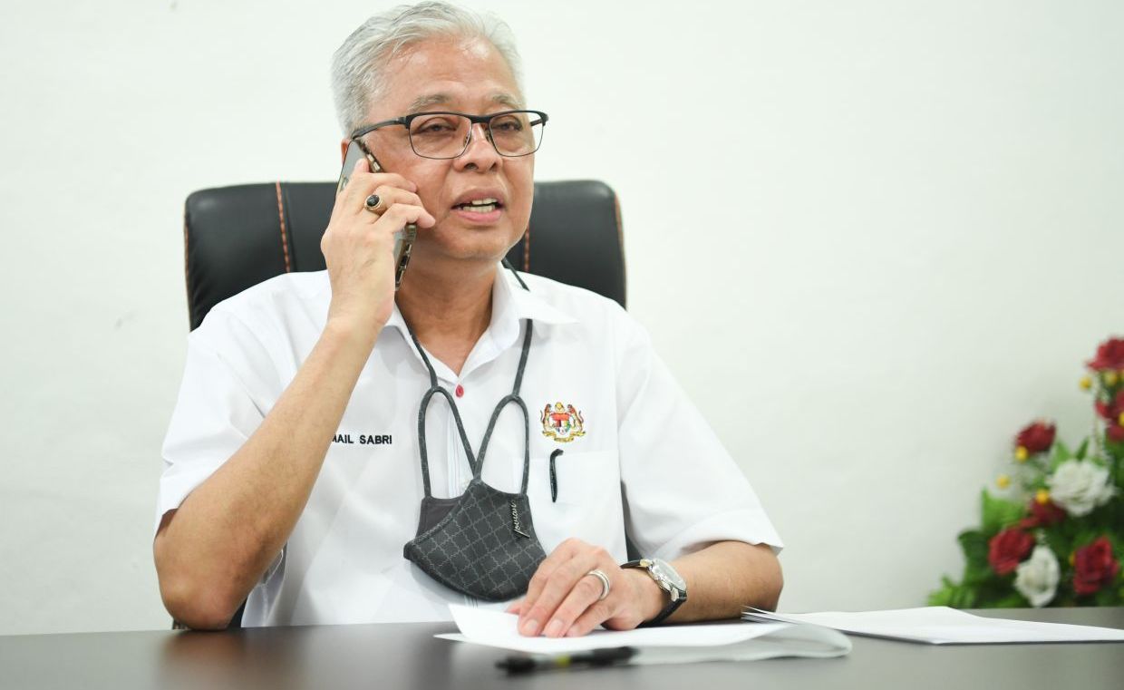 Report: Ismail picks Hamzah as deputy, keeps finance portfolio for ...