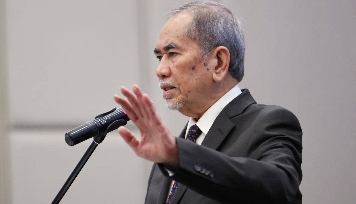 Wan Junaidi: Agong consents to not holding confidence vote in ...