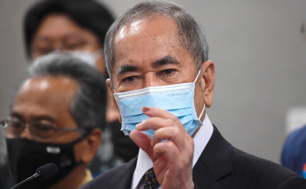 Wan Junaidi under fire over defence of Azam Baki — The True Net